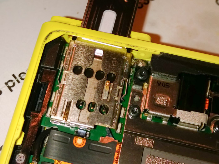 Help! 1020 sim tray stuck | Windows Central Forum